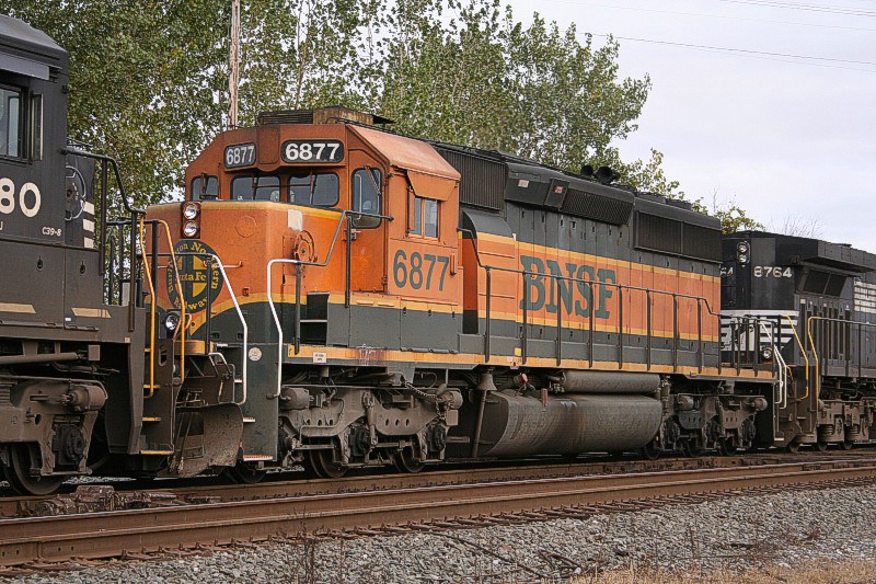 BNSF 6877